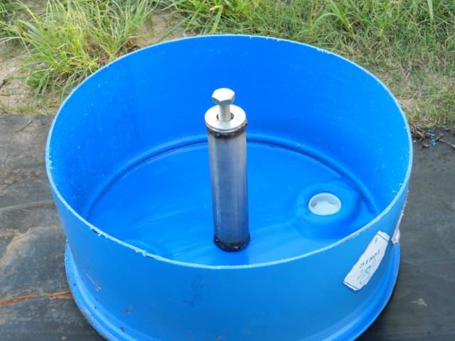 Deep South Kikos News: Homemade Mineral Feeder